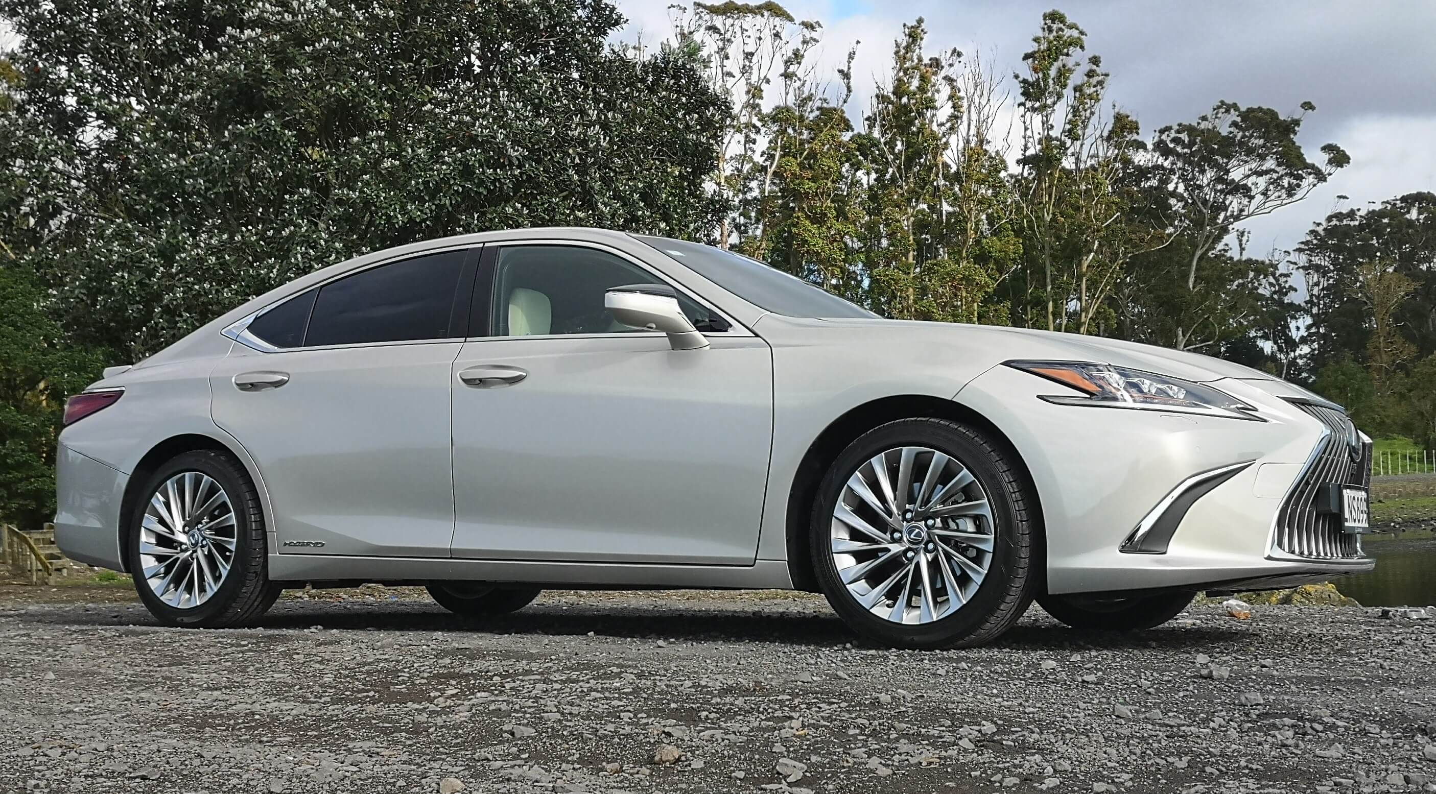 The Lexus LuxES - ES 300h review | Tarmac Life | Motoring | Tech ...