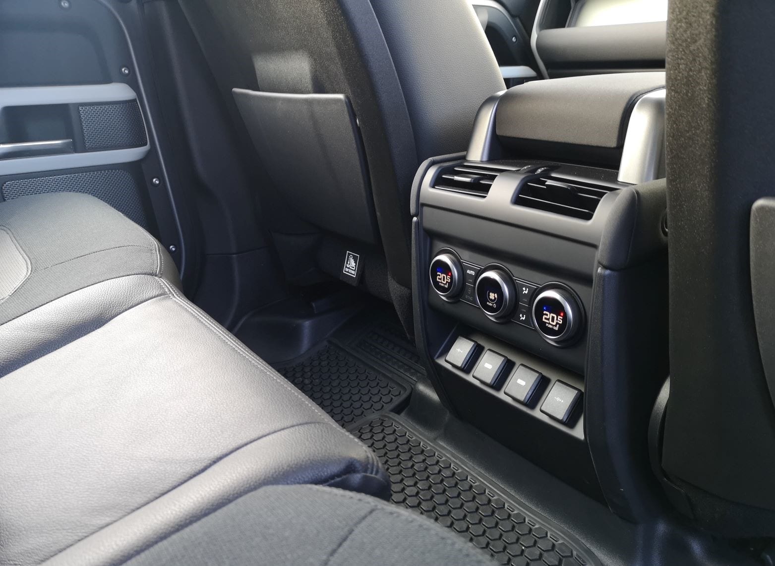 Vera revamped - Land Rover Defender 110 SE review NZ | Tarmac Life ...