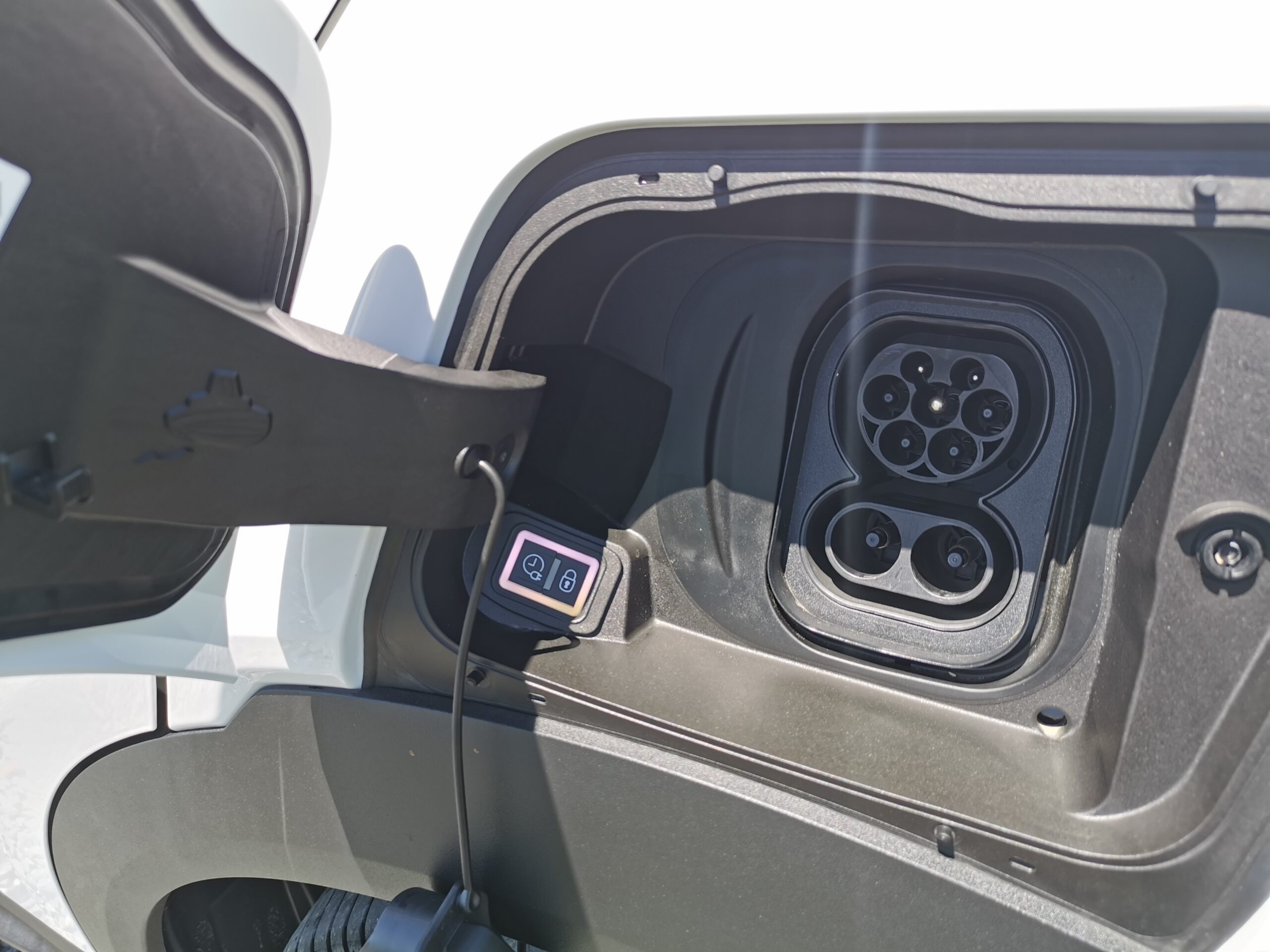 Plug-In Now For Double EV Rebate | EV News | TARMAC LIFE