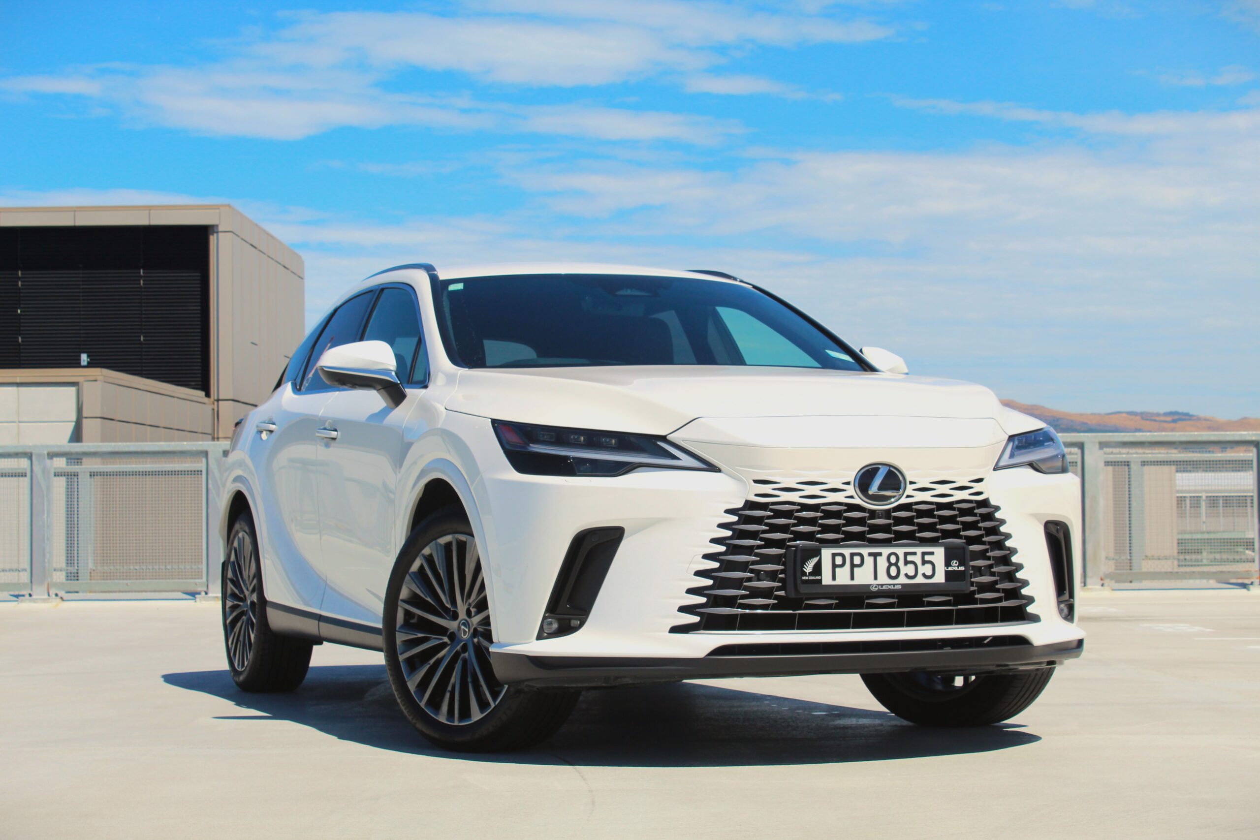 Eco Luxo Lex - Lexus RX350h Limited Review | Tarmac Life | Motoring ...