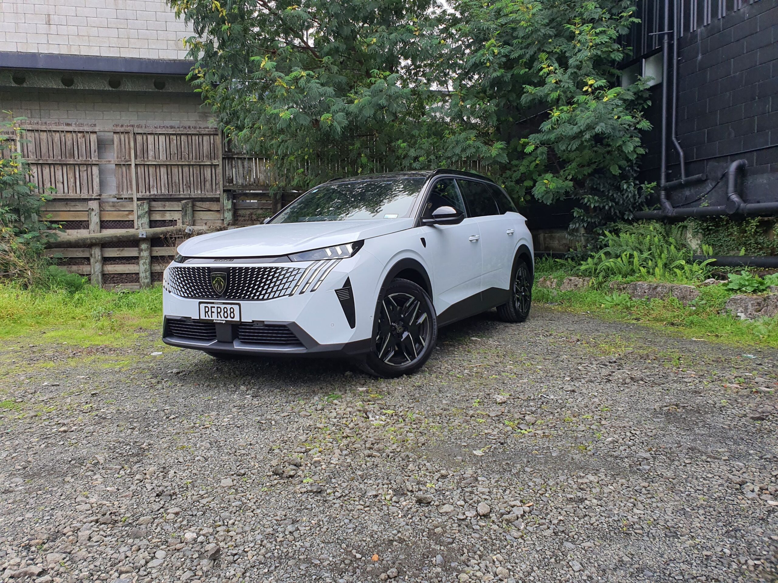 French Connection: 2025 Peugeot 5008 GT Hybrid Review | Tarmac Life ...